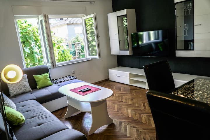 Ap. Nola Near City Center + Free Parking - Banjole