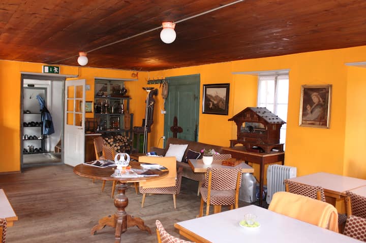 Edelweiss Twin Room  - Peaceful Mountain Pension - Zermatt