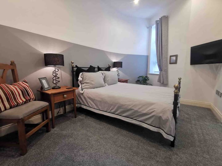 Double Room And Private En-suite With Bath/shower - Royal Tunbridge Wells
