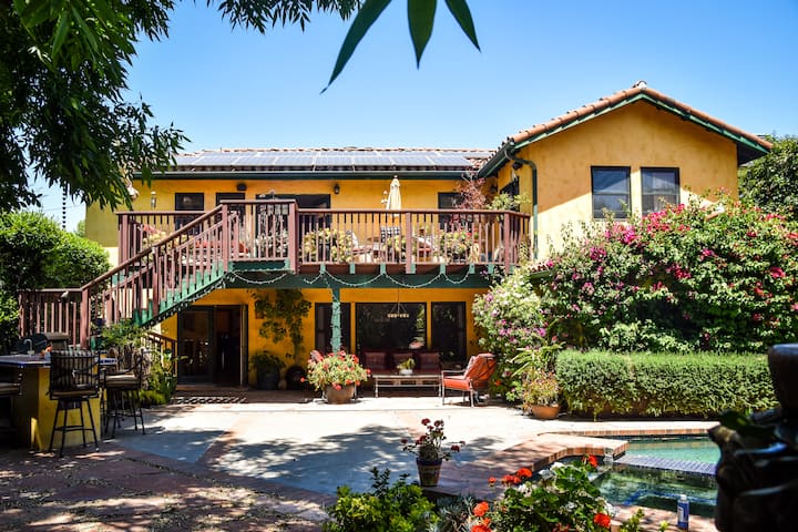 Spacious With Separate Entrance - Los Angeles, CA