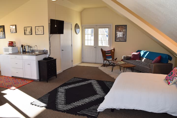 Cute And Comfortable Hood River Studio - Hood River, OR