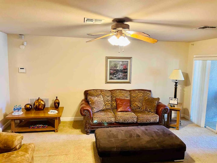 2/1 In Golf Community Apt Conveniently Near Disney - Clermont, FL