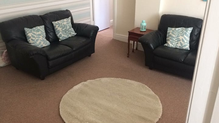 Cosy 2 Bed Apt With Offroad Parking - Liverpool