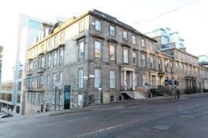 Central 2 Bedroom (Double, Single) Apartment - Glasgow