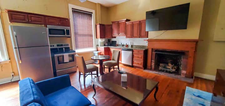 Beautiful Historic Downtown Loft - Macon, GA