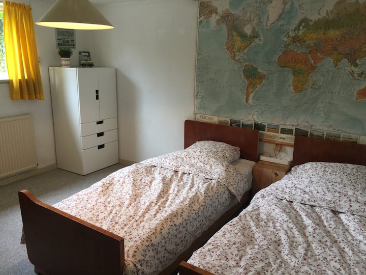 Kælderværelse Med Eget Badeværelse Og Egen Indgang - Aarhus