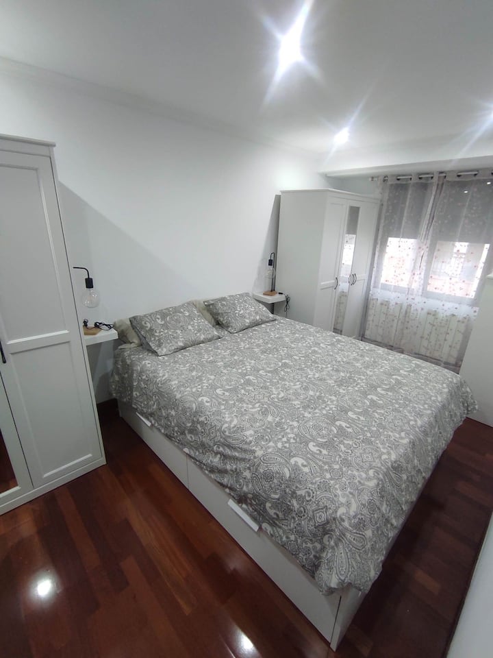 Apartamento Cómodo Y Funcional. - Bilbao