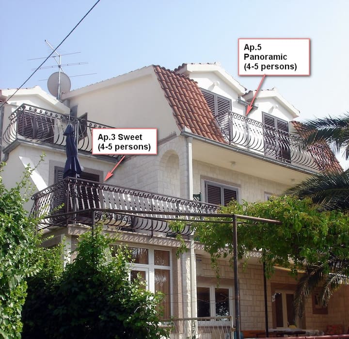 Apartments Nena Ap.3+ap.5, (8 Pers.) - Trogir