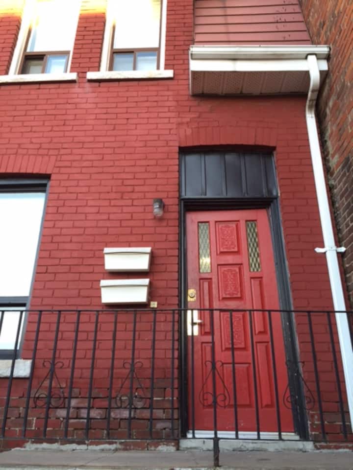 Hip Two Bedroom In Dundas West! - Toronto