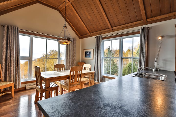 Chalet-condo Rustique | Spa | Foyer | Vue Fleuve - Baie-Saint-Paul, QC