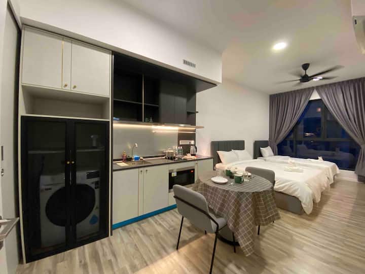 Simple Cozy Unit Near Mid Valley. - Setapak