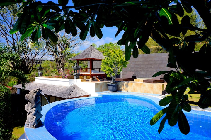 Spacious Tropical 2br Villa In Beautiful Nusa Dua - Bualu