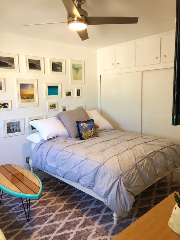 Light Bright Airy Studio Apt *1 Block To Beach* - Torrance, CA