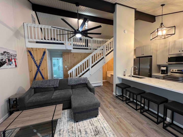 Mammoth Apres Ski Loft Fun With Family & Friends - Mammoth Lakes, CA