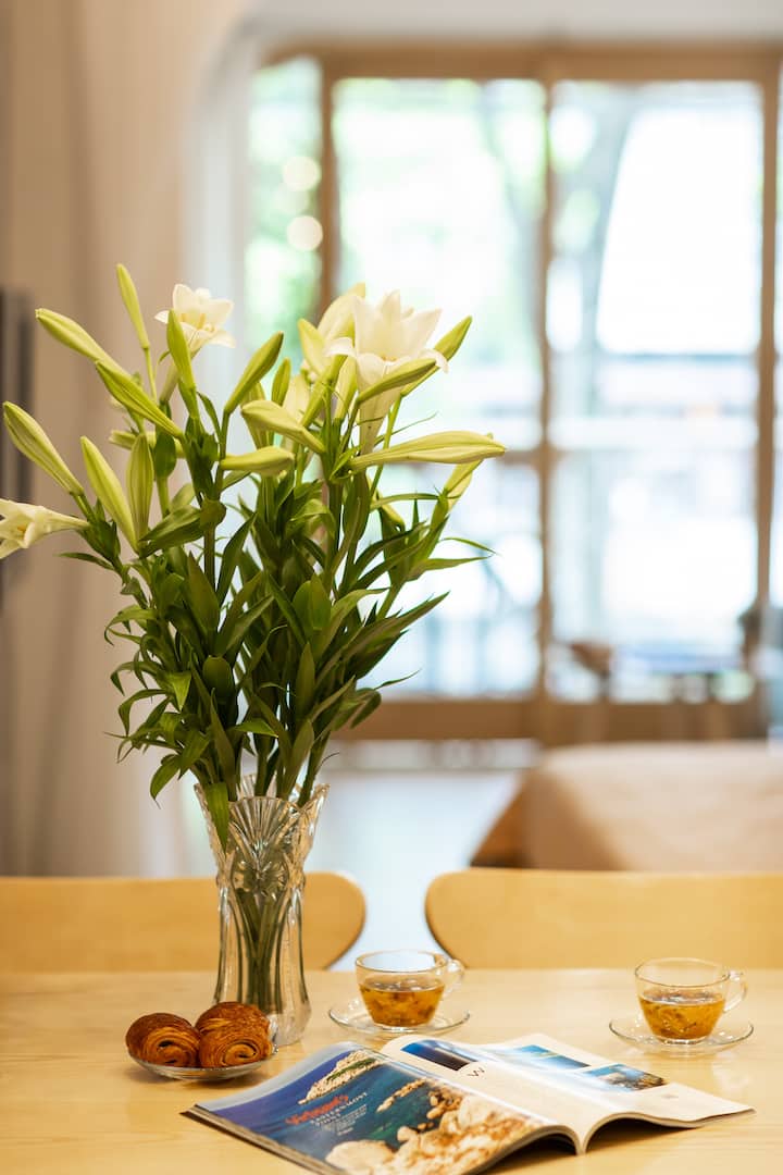 H&g Dawn Of Peace , Centrally Located W/balcony - Vietnam