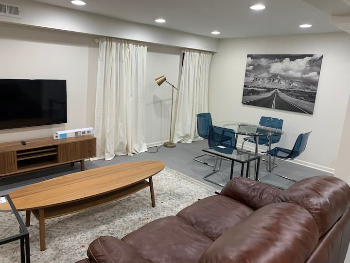 Deluxe Modern 2br Apt 4min Walk To Uofc & Hospital - Chicago, IL