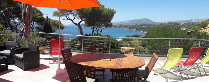 Maison Avec Vue Mer à 180° Adossée à La Colline - Le Pradet