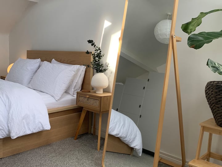 Private Bedroom Near City Centre - Belfast