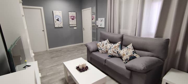 Bonito Apartamento De 2 Habitaciones - La Campana