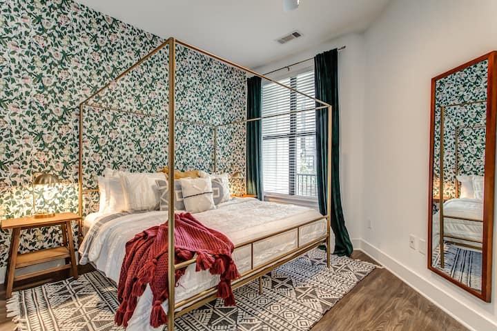 Penthouse❤️nashville W/pool & Steps 2 Broadway - Nashville, TN