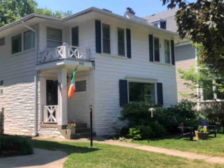 Evanston Home Steps From Nu Campus - 에번스턴