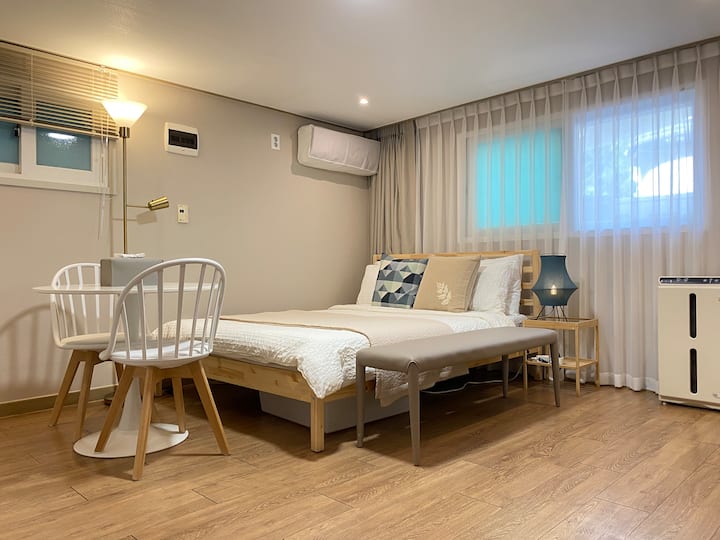 Cozy & Homely Room 2 Yeonnamdong #Hongdae #Exit3 - Seúl