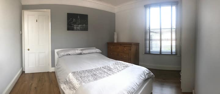 Bright And Spacious Double Room In A Quiet Street - Newmarket