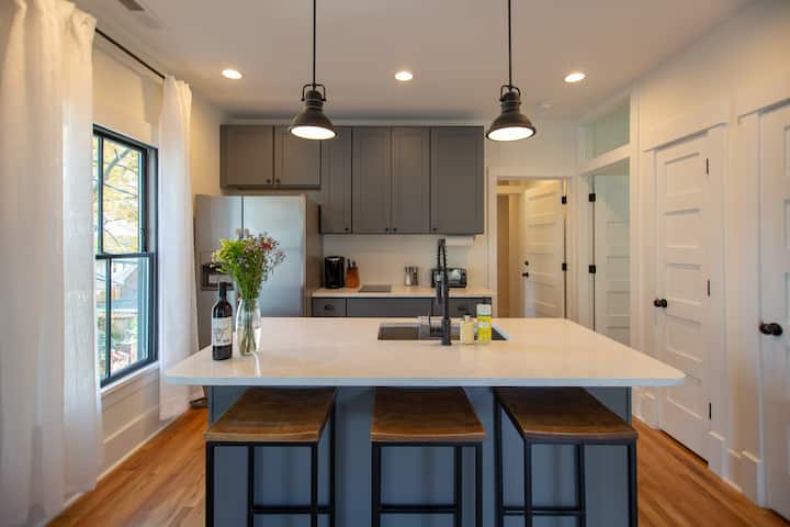 Beautiful Alley House 2 Blocks To Duke + Downtown. - Durham, NC