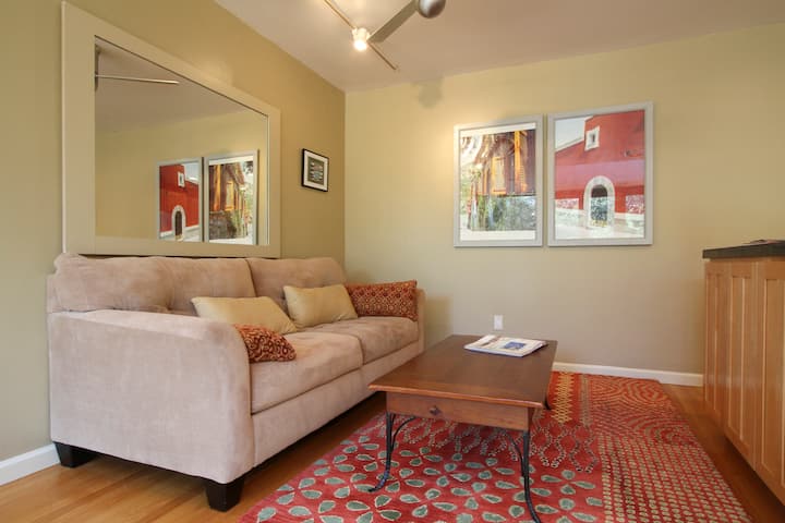 Sunny & Spacious 3br/2ba Home - Hot Tub Retreat - Sonoma, CA