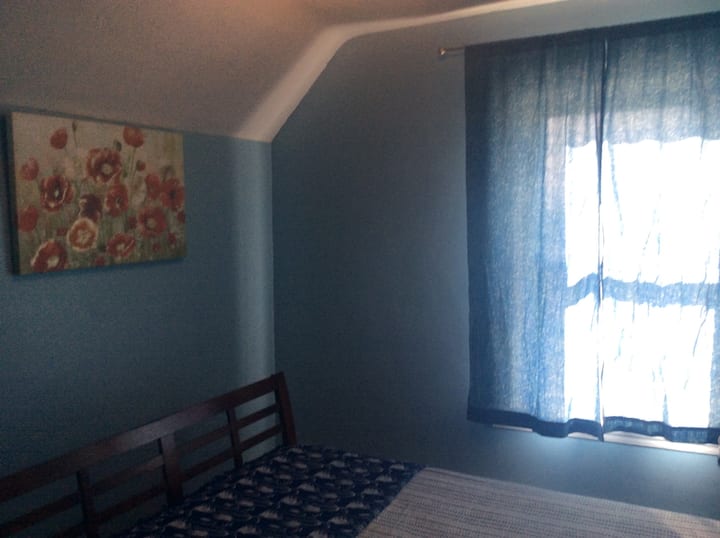 Quiet Tiny Room | Cozy, Private, Perfect For One - Rhode Island