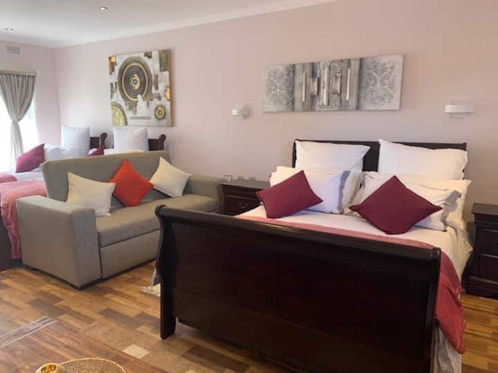 Thokomala Guesthouse - Family-suite - Germiston