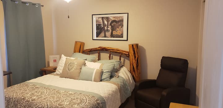 Comfy Place For 2 - Albuquerque, NM