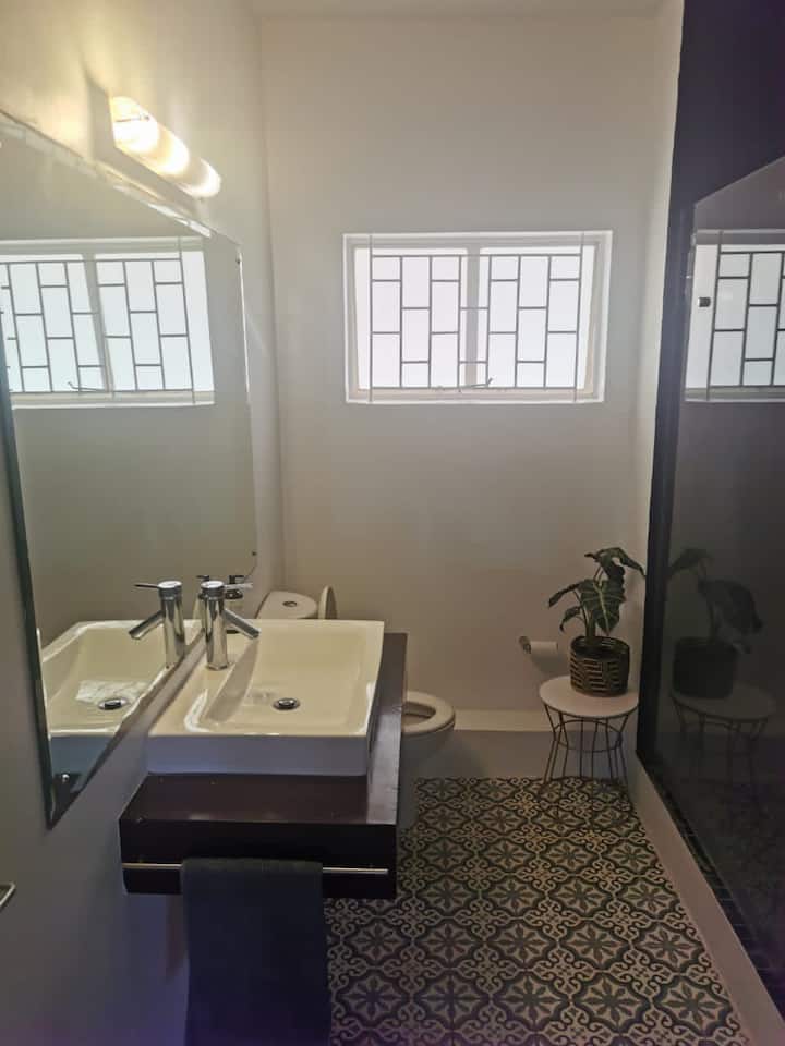 2 Bedroom Flat Musgrave Durban Close To Beach - Durban