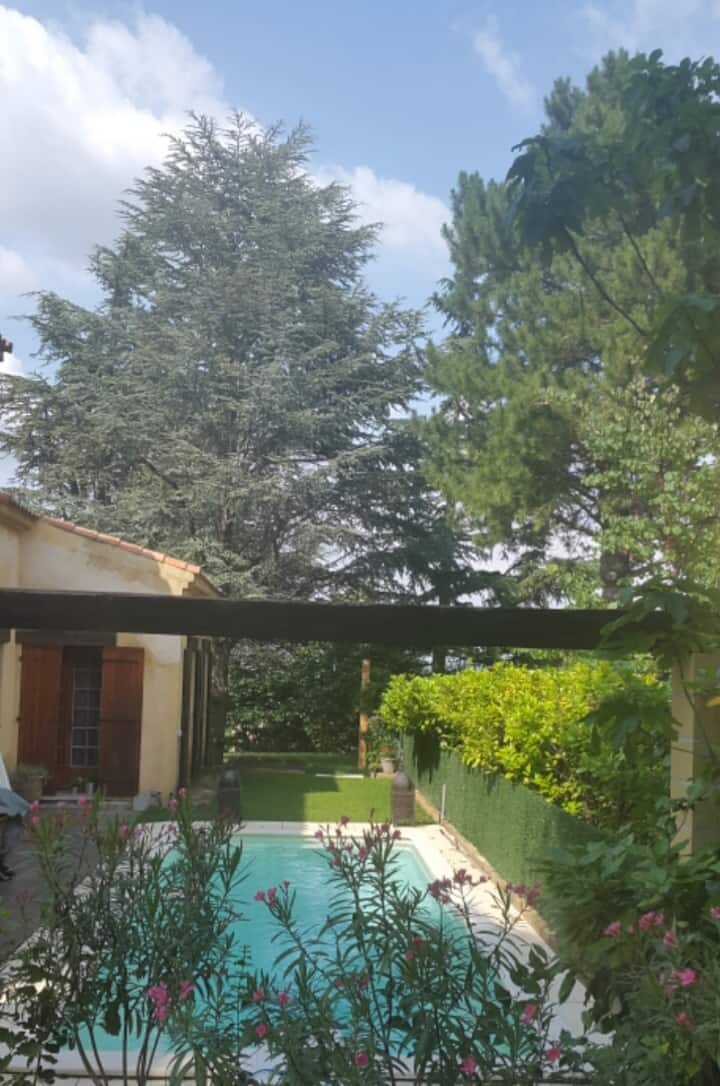 1er éTage Indépendant D'une Maison - Villeneuve-lès-Avignon