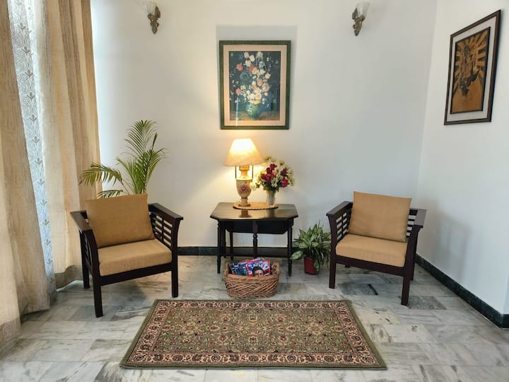 Centrally Located Entire 2bhk Spacious, Open Quiet - Chandigarh