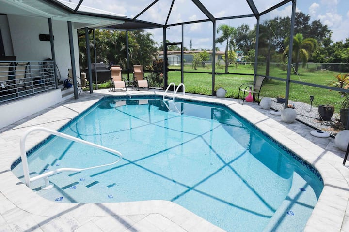 Dolphin Retreat 429 Canal Home With Pool 3 - Br - Port Charlotte, FL