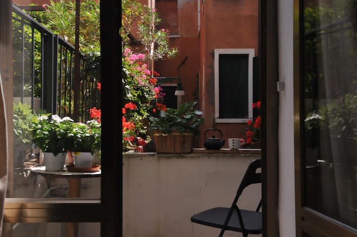 Characteristic View Of Venice - Venecia
