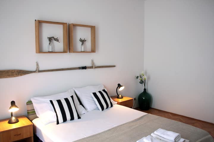 Cozy Apartment Near The Beach! - Pag