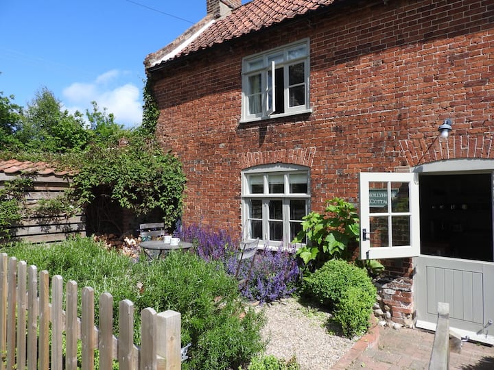 Luxury North Norfolk Cottage Close To The Coast - Cromer