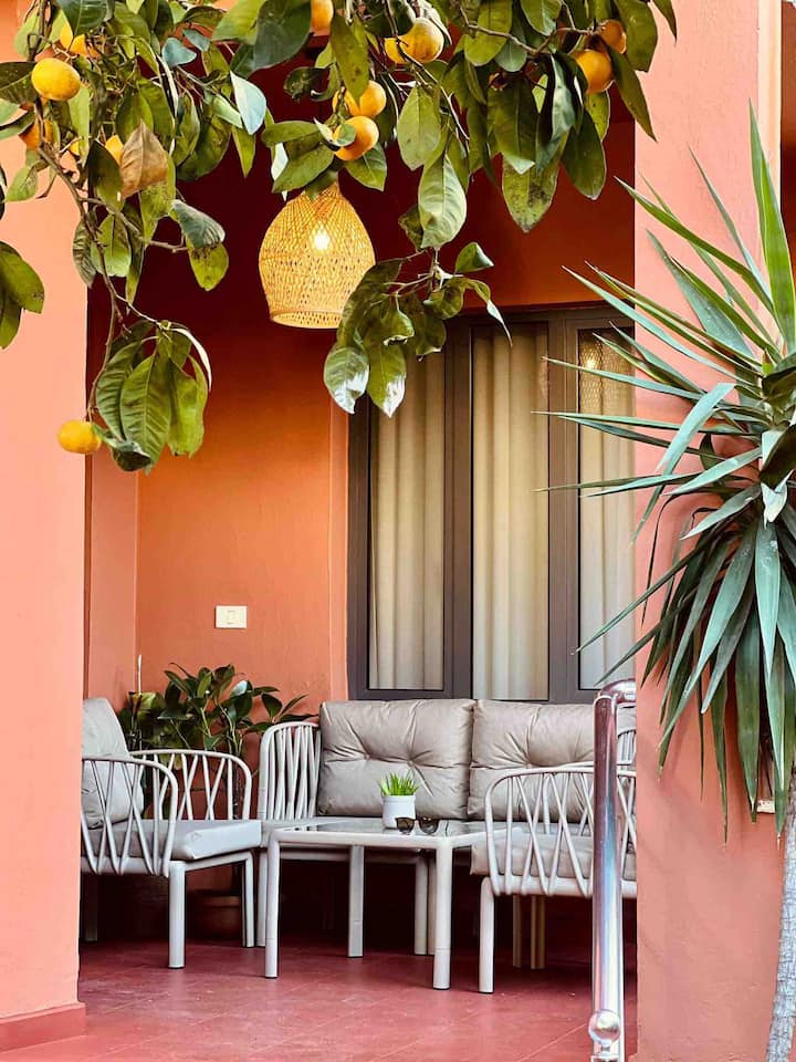 Maison Centrale Avec Patio,parking&mènage Gratuit - Tirana