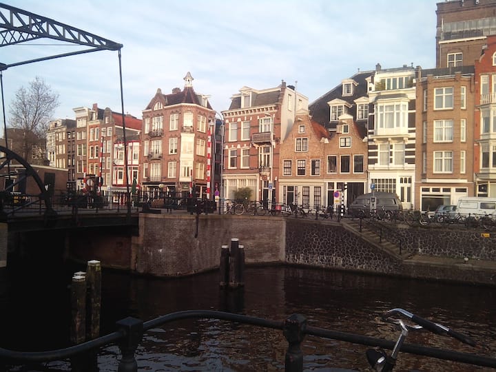 Canal View Bed-no-breakfast - Amsterdam