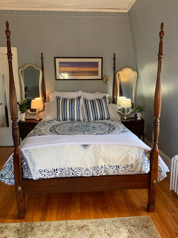 Cheerful One Bedroom Room In Newport - Newport, RI