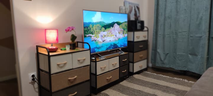 Cosy Cityhut. (Ritch,car,tone) - Budapest