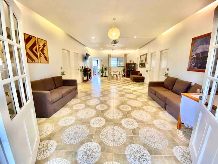 Rose Place With Swimming Pool & Heated Jacuzzi - Tagaytay