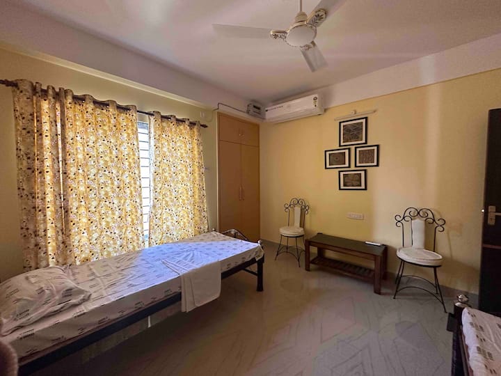 Happy Home At Guwahati's Heart. - Guwahati