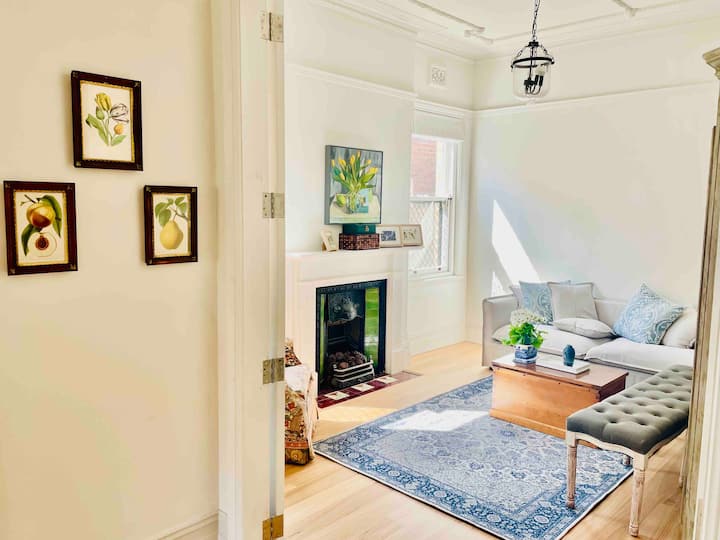 Stunning Two Bedroom Cottage With Free Parking - Manly