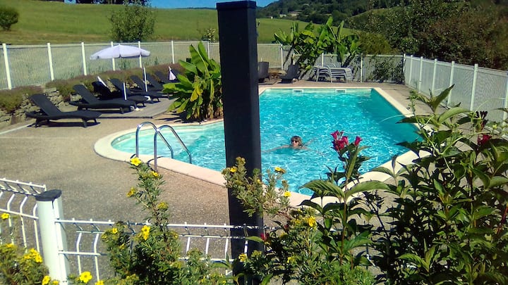 Gîtes Dans La Prairie, Le Pinson - Cantal