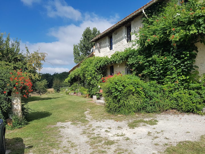 Pillac En Charente: Havre De Tranquillité - Juignac