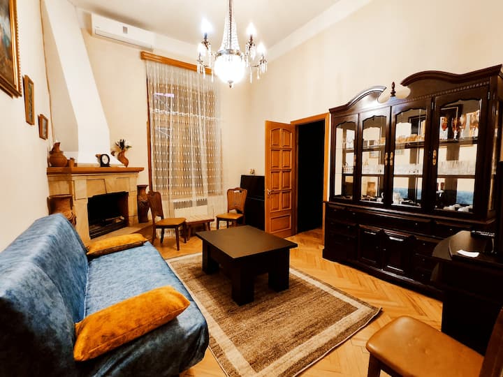 Apartment In The Centre Of Tbilisi - Tbilissi