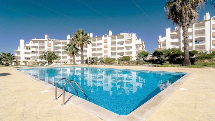 Albufeira Situado En El Centro / Vista, Piscina Y Jardín - Portugal